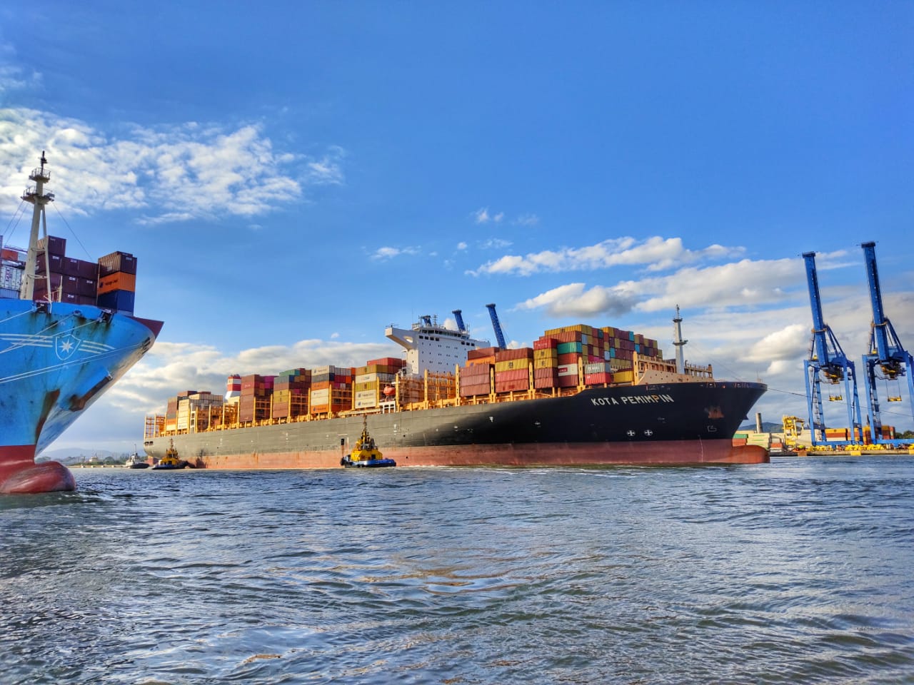 Manobra com navios no Porto de Itajaí e Navegantes - Luiz Fernando ...