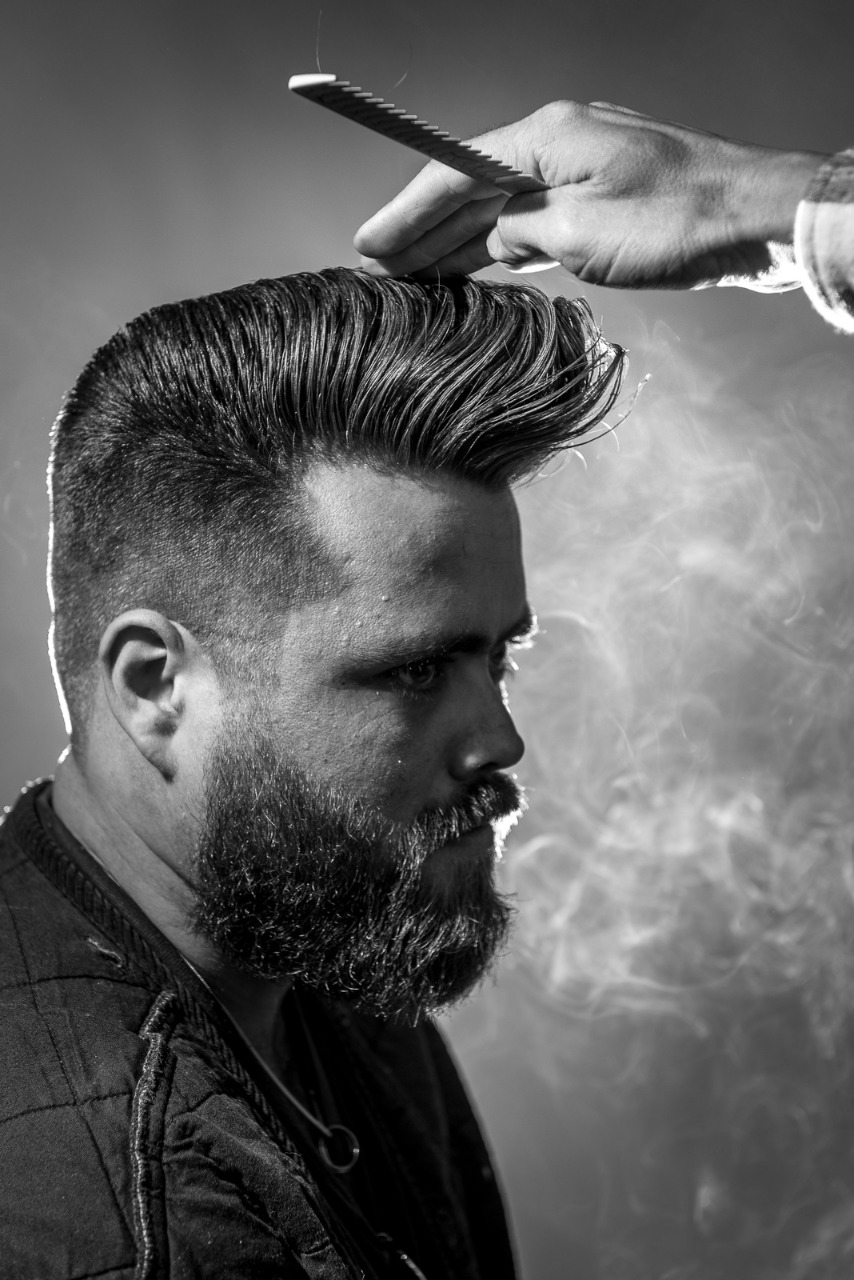 Step by Step PsychoBilly Quiff | Barbearia 8 de Setembro - Barbeari...