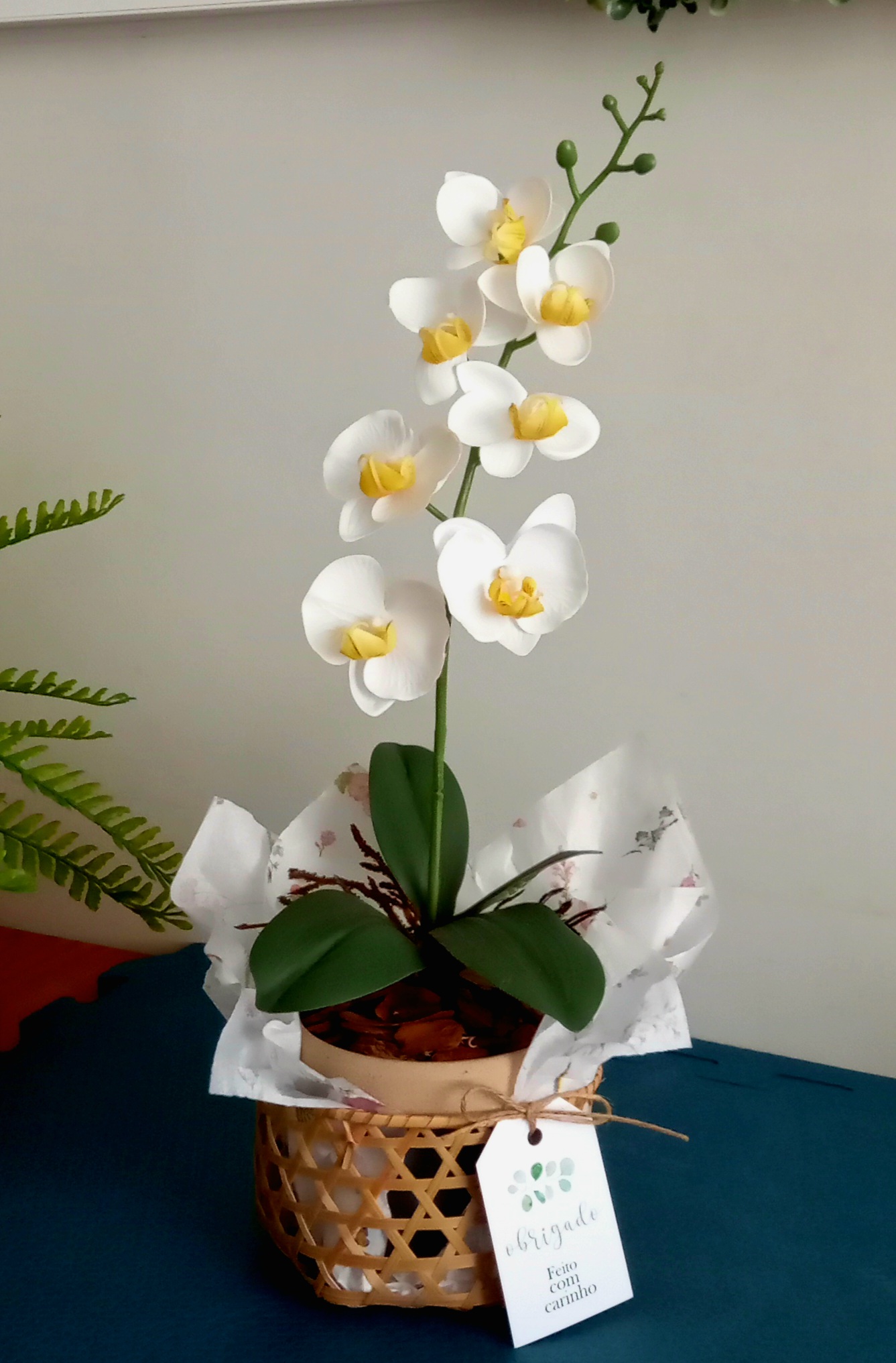 Aprenda a fazer um arranjo orquídea simples e rápido - Gisele Kari...