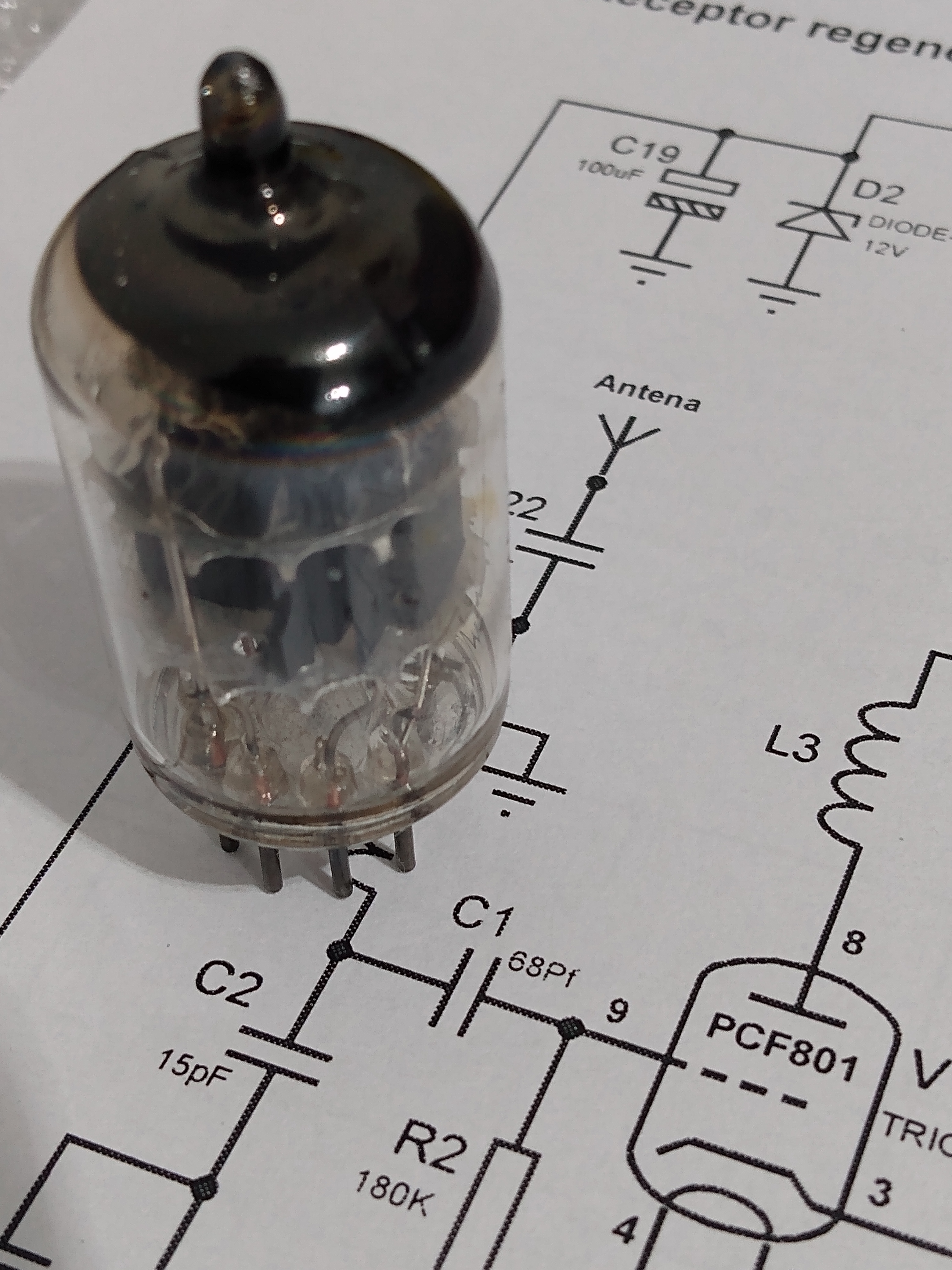 Esquema + Layout Receptor Regenerativo Aviação Válvula ECF801/PCF80...