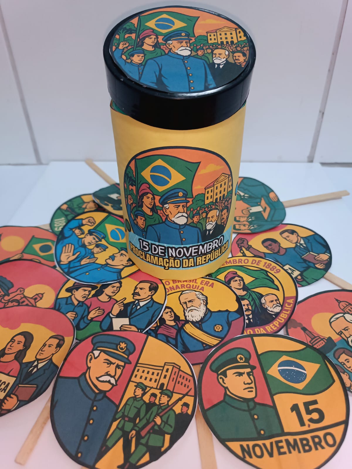 História na Lata – Proclamação da República - Natália Ramos dos Sa...