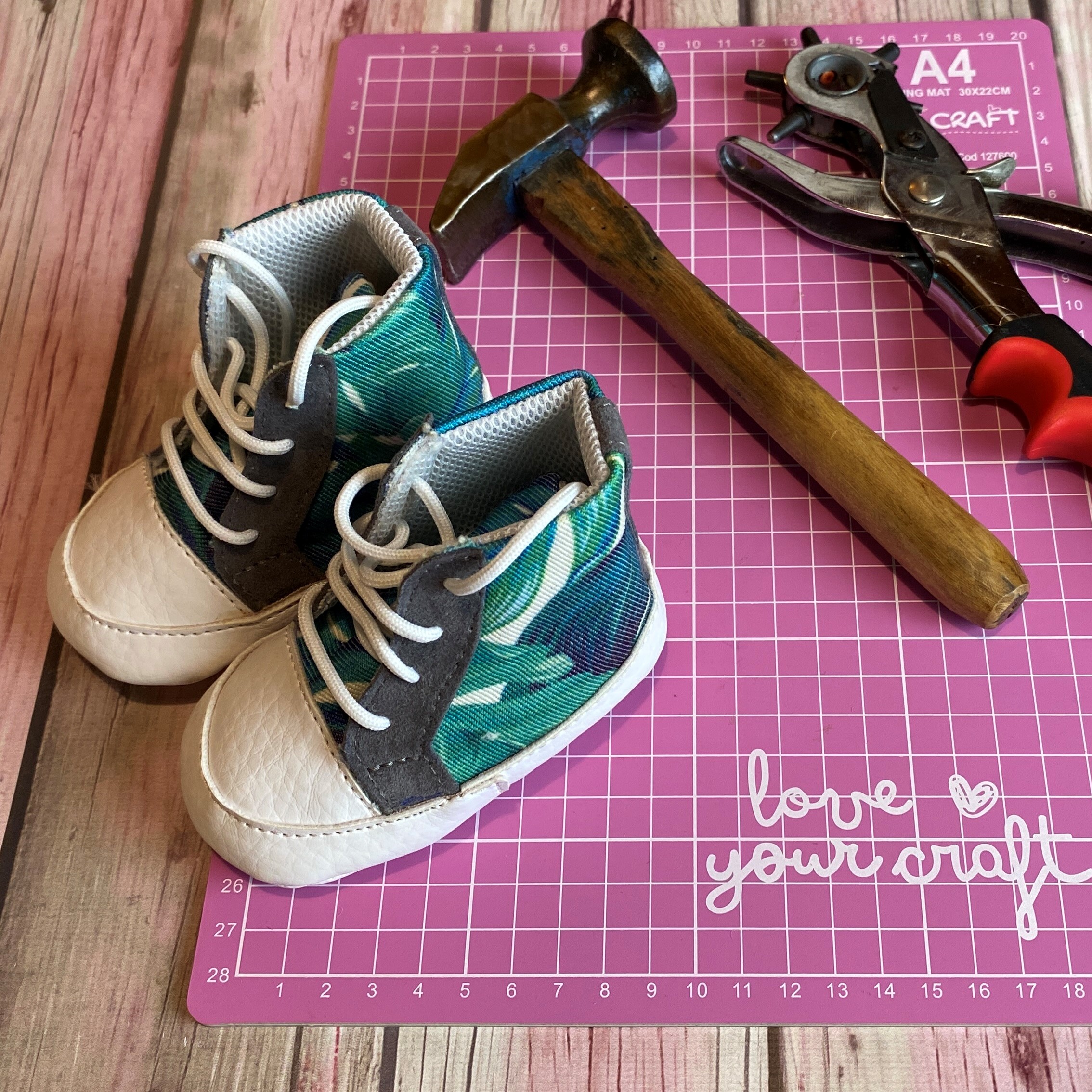 SIMBA baby shoe