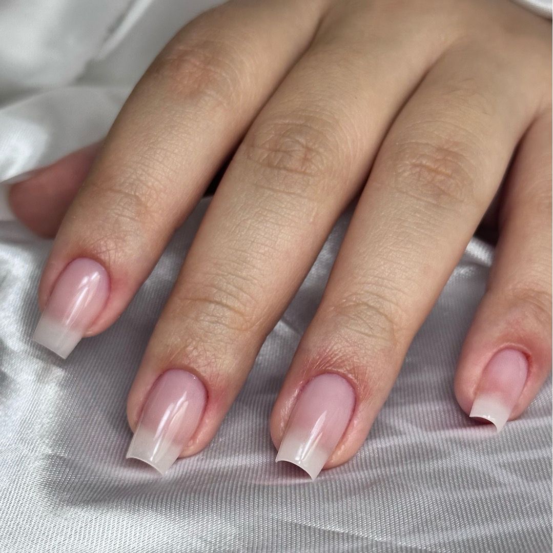Naturalidade em unhas quadradas - Valéria Pereira Juliao | Hotmart