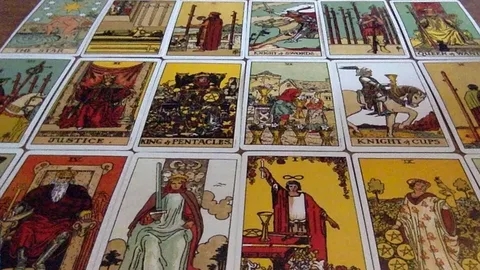 Leer Las Cartas Con Baraja Española: Un Tarot Místico y Revelador