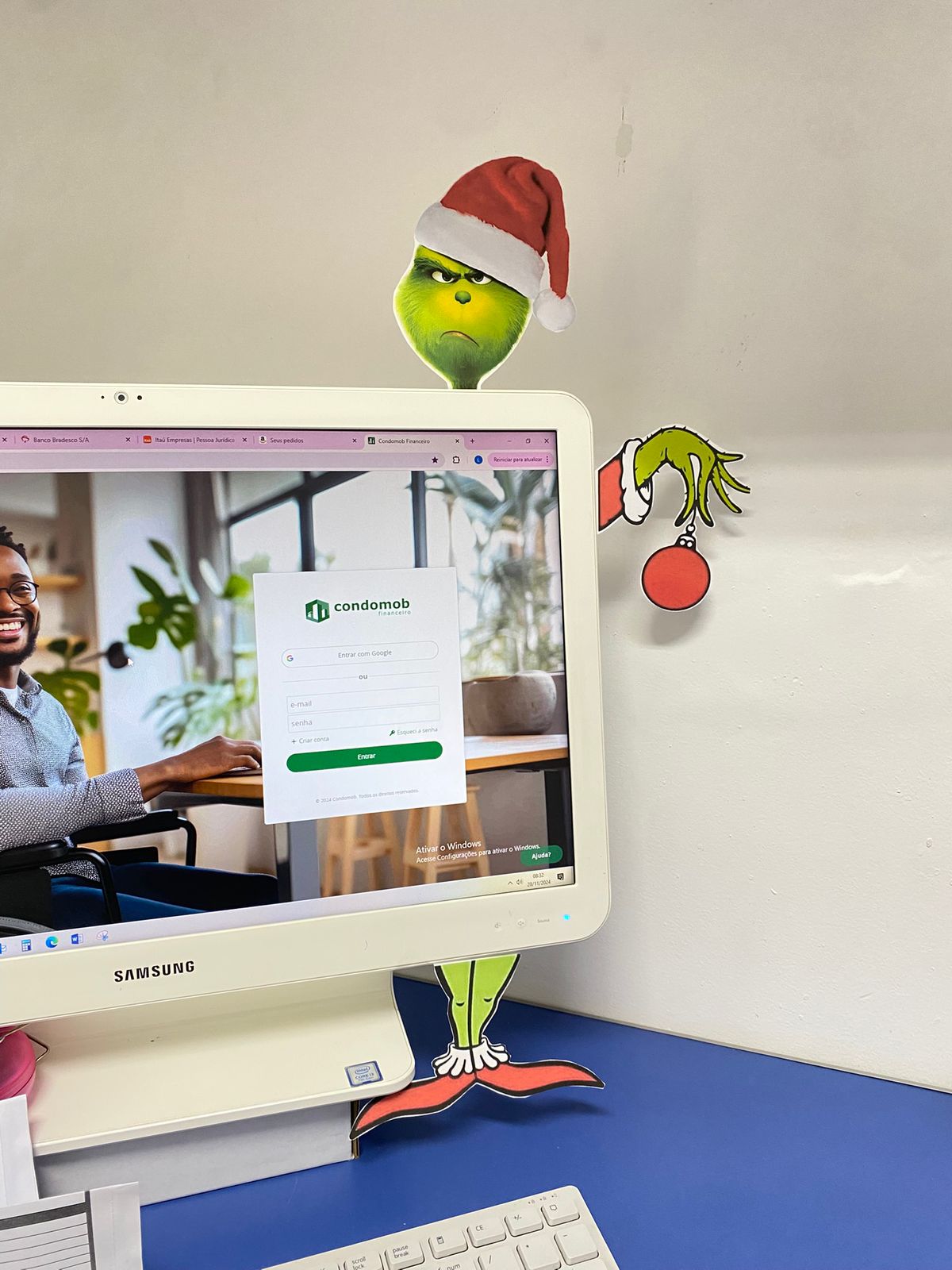 Arquivo Grinch Natal para PC (Com 1 braço com bola e perninhas)