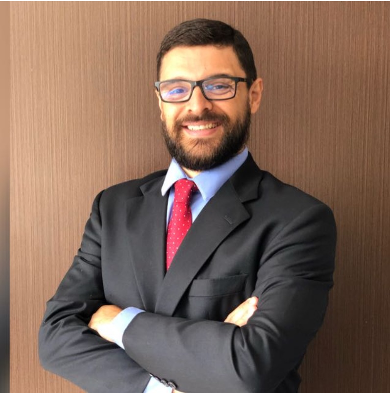 Holding Familiar - Dr Holding Familiar Hugo Cesar Moreira de Paula...