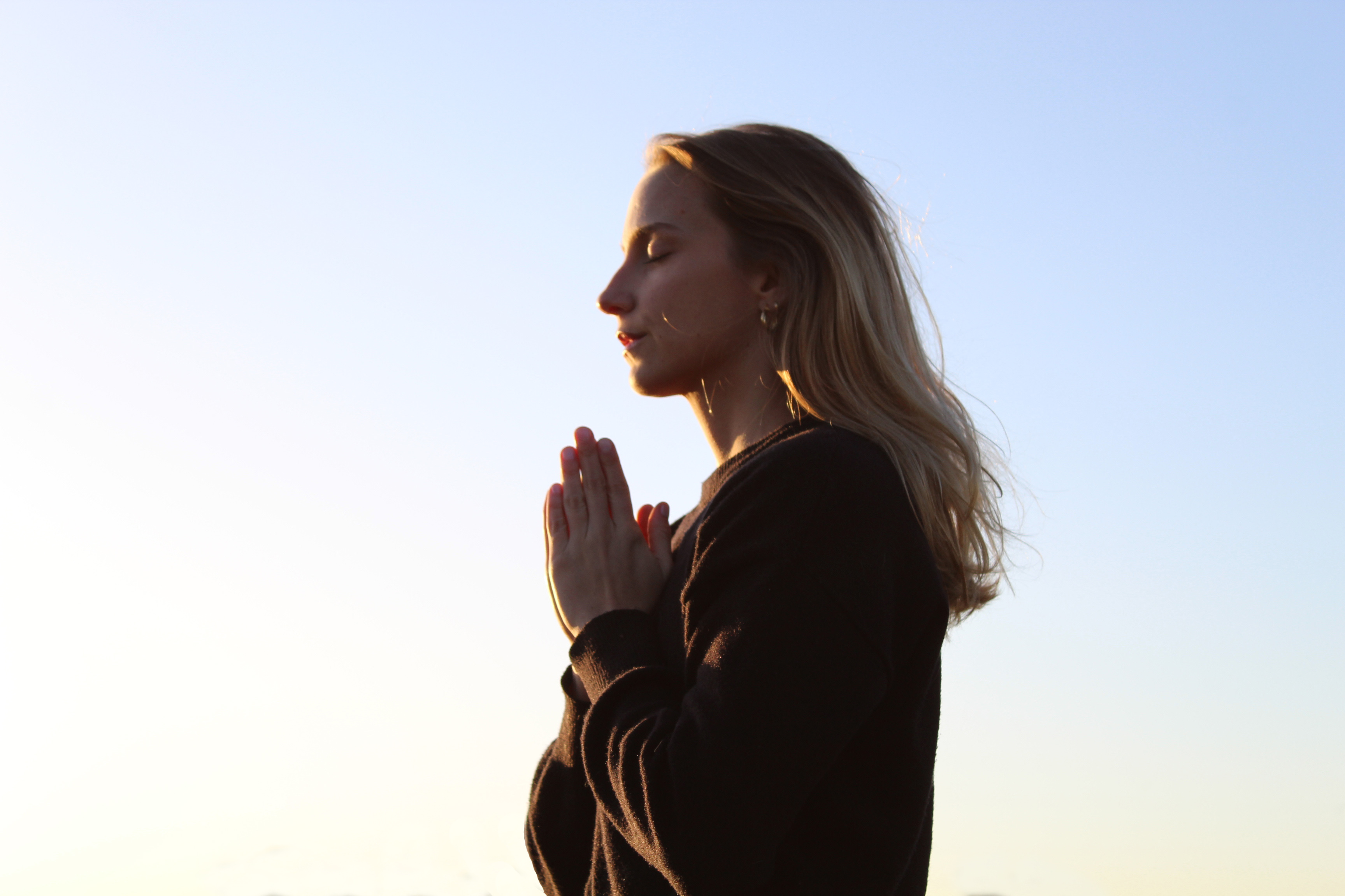 Elli Studio de Yoga Online - Aulas Gravadas - Amanda Antonelli | Ho...