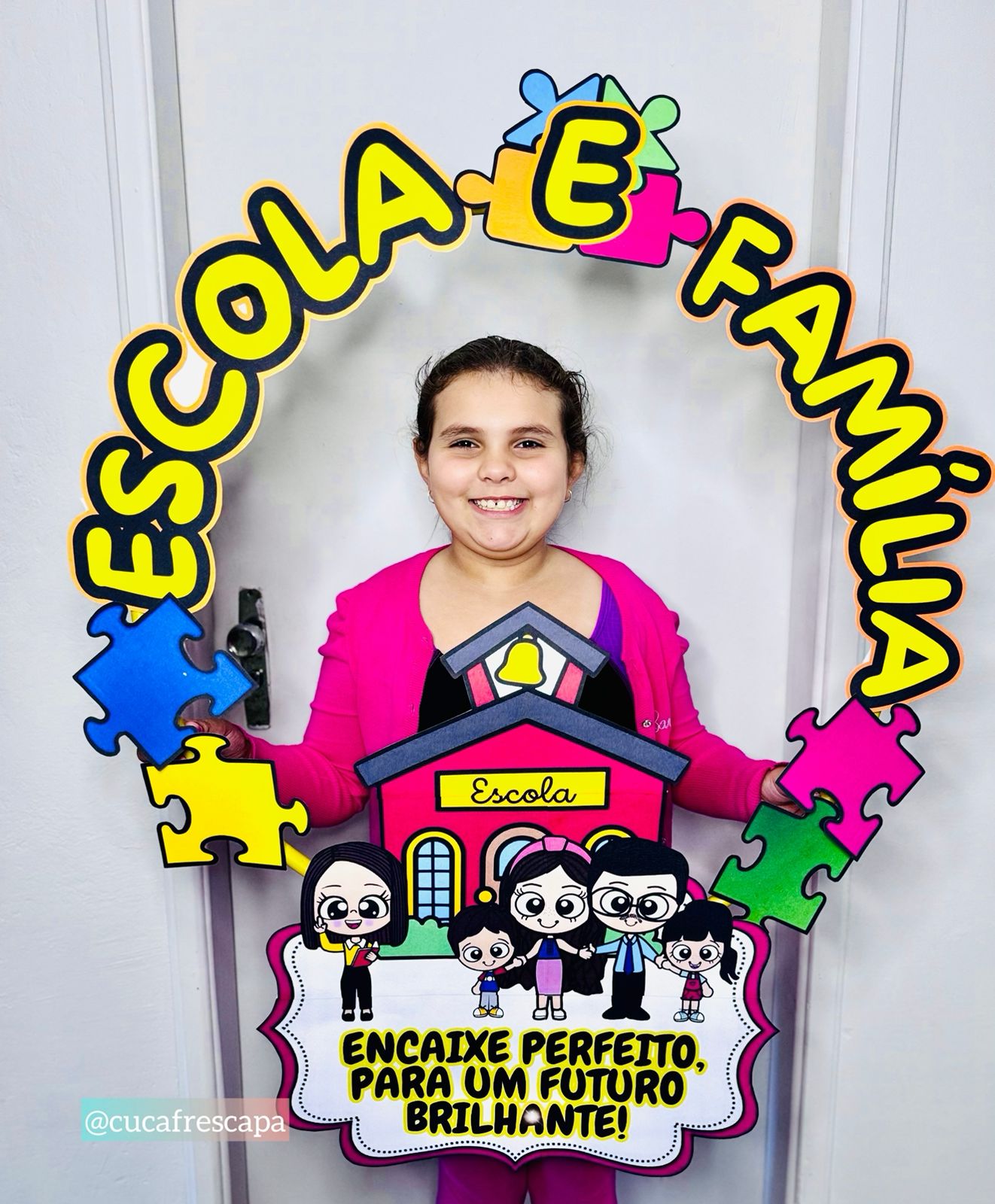 Bambole família na escola