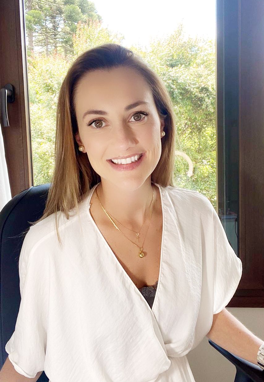 Psicóloga Fernanda Carnelos - Fernanda Bastos | Hotmart