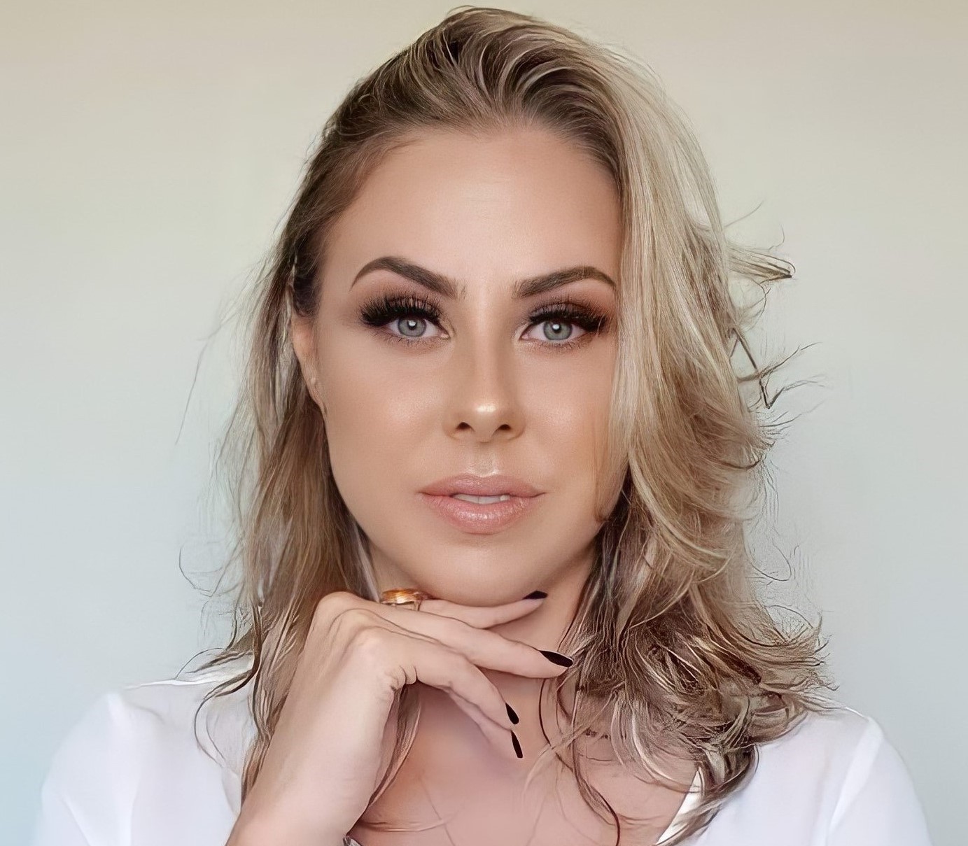 AUTOMAQUIAGENS PRÁTICAS E MAKE BLINDADA - Gesieli Freitas | Hotmart