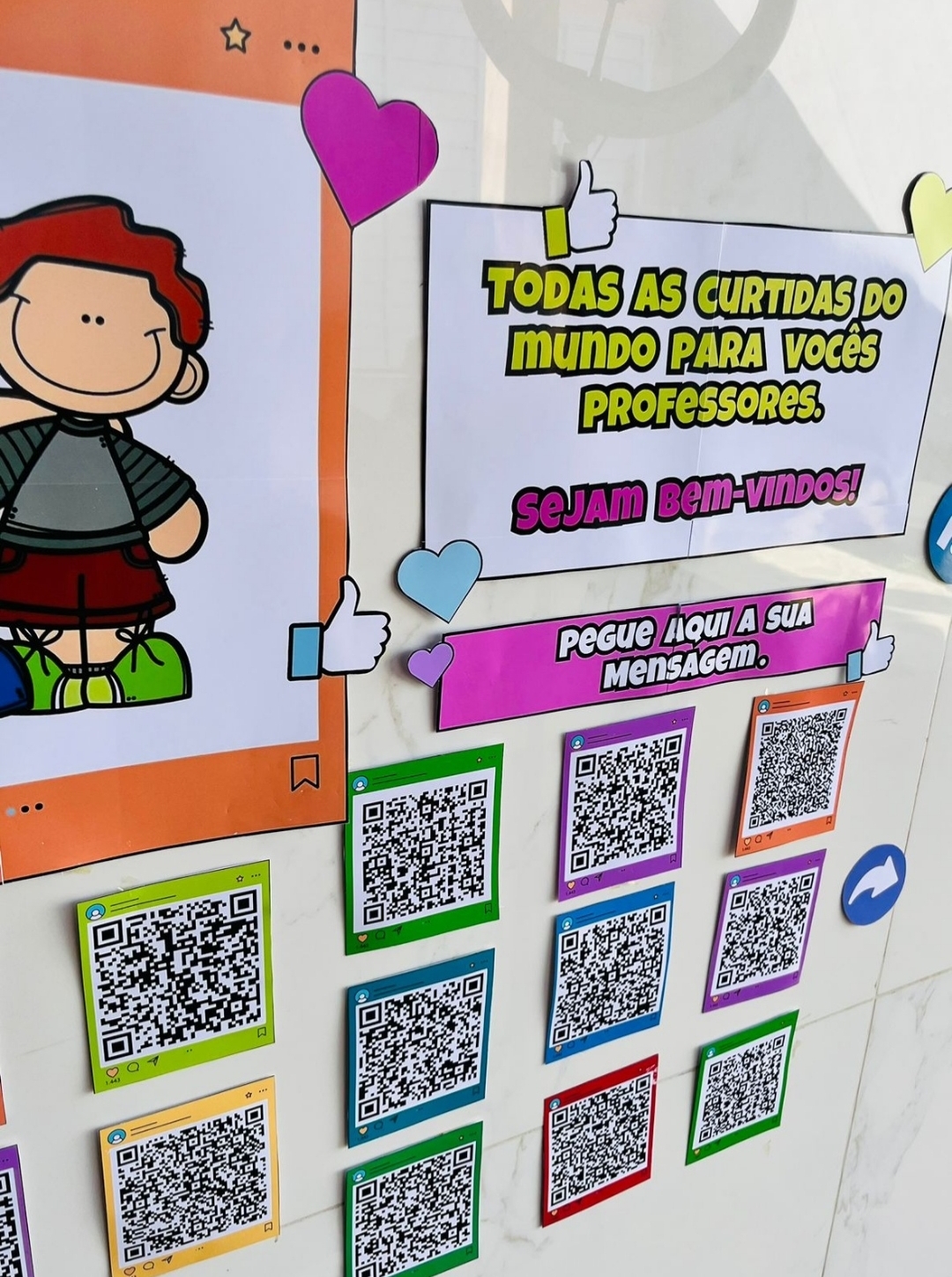 PAINEL QR CODE DE ACOLHIDA AOS PROFESSORES - LABIRINTO DA EDUCAÇÃO...