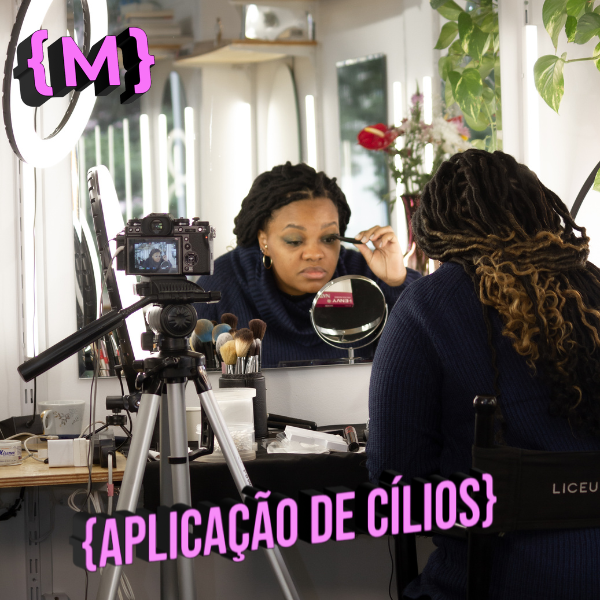 Aplicação de cílios - Aula individual Curso Maquie-se por Carol Rom...