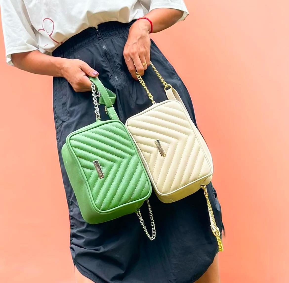 Bolsa Bag Transversal com Matelassê e Bolso Externo com Moldura de Luxo ...