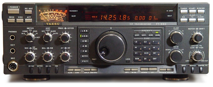 Manual em Português do Rádio YAESU FT-990 - Marcos Antonio de Souza...