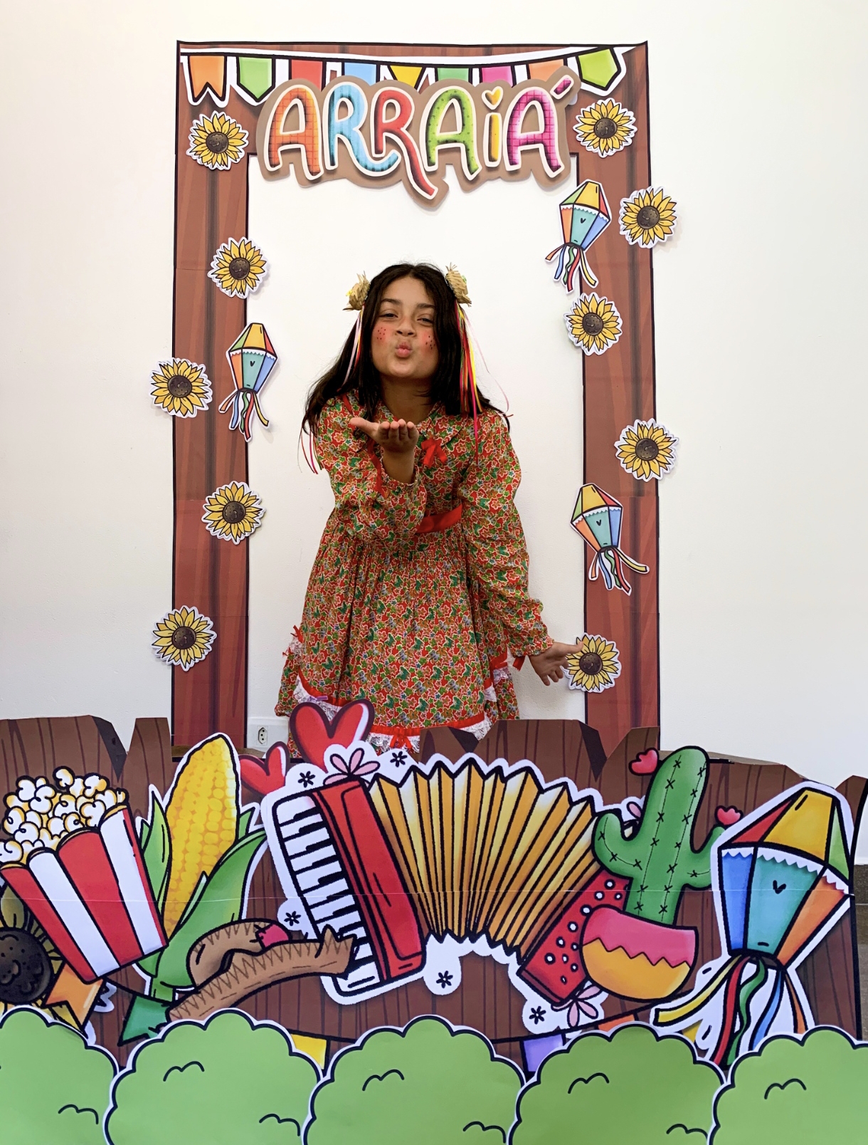 CENÁRIO ARRAIÁ - LABIRINTO DA EDUCAÇÃO | Hotmart