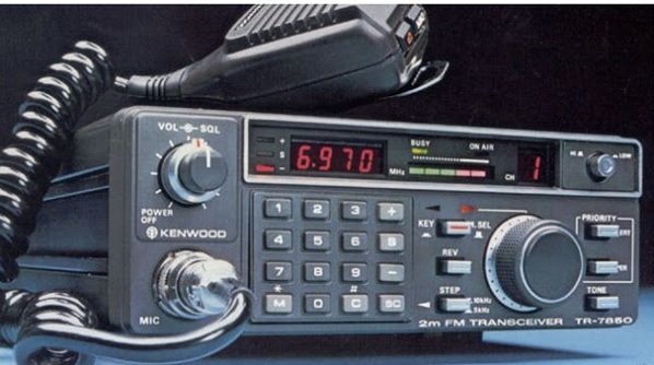 Manual em Português TR-7850 KENWOOD Rádio - Marcos Antonio de Souza...