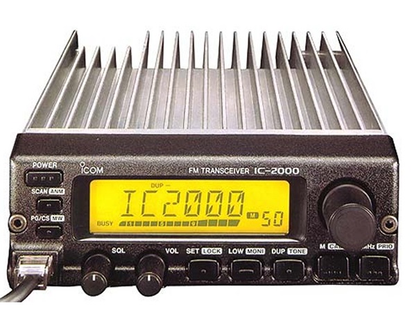 Manual em Português IC-2000 ICOM Rádio - Marcos Antonio de Souza