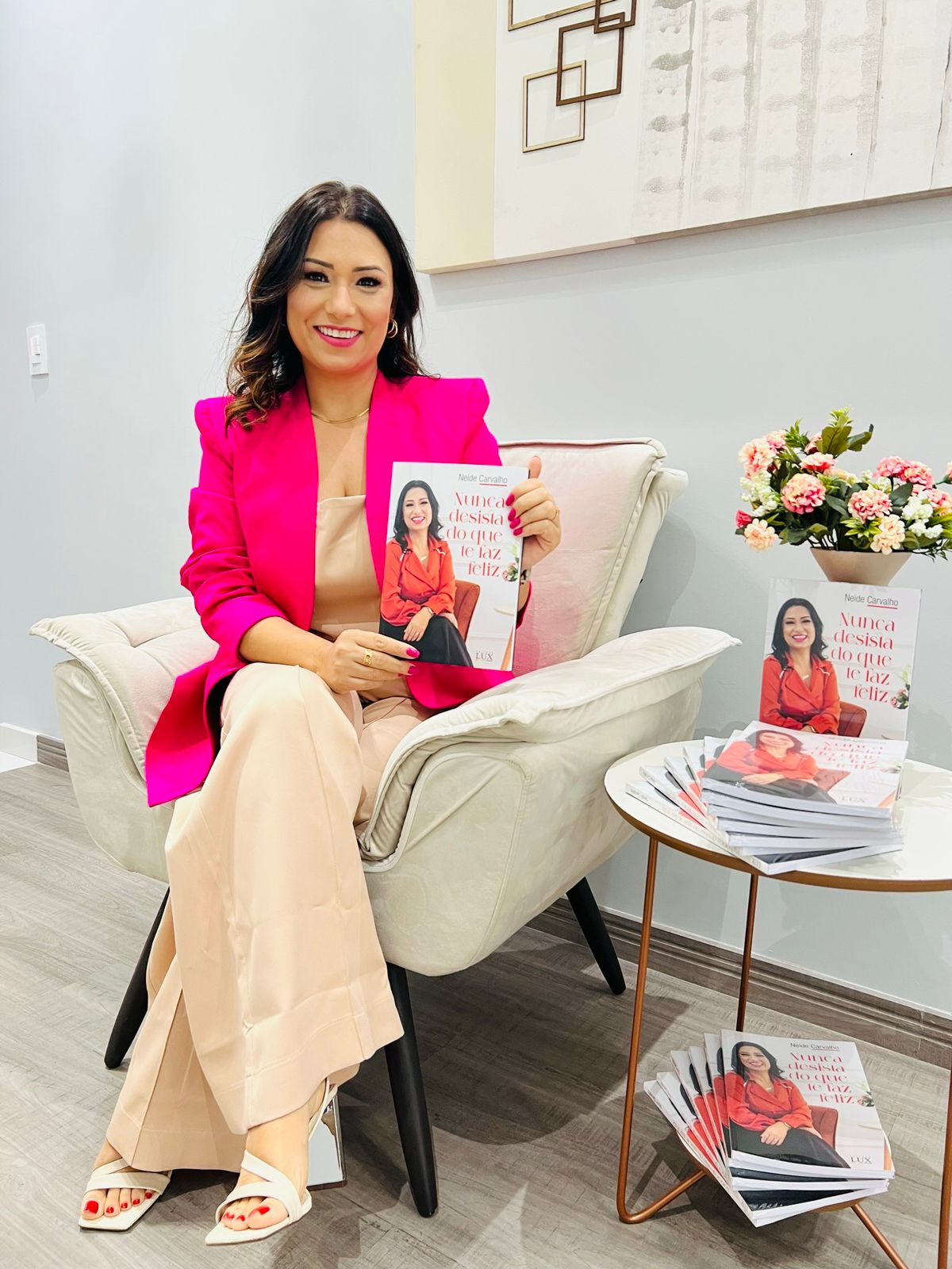 Livro Nunca desista do que te faz feliz - Neide Carvalho | Hotmart