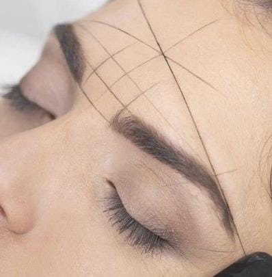 Diseño y Perfilado de cejas + Nutrición y Tinte - Giuliana Frank