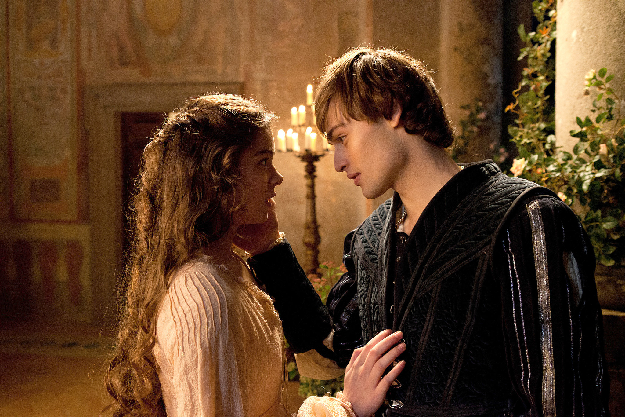 Forbidden Passion: The Tragic Love of Romeo and Juliet - Samuel´s b...
