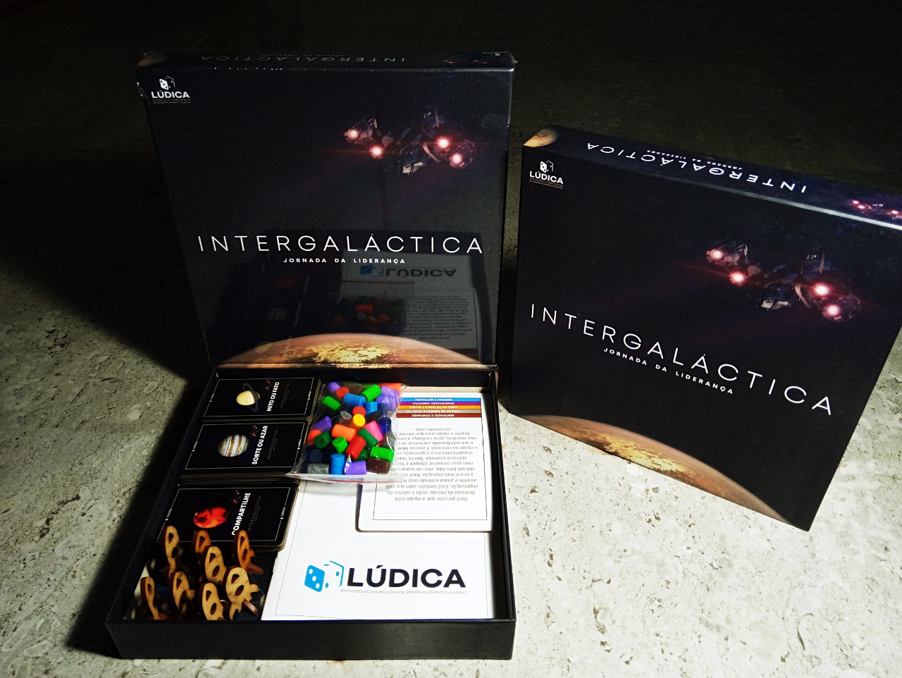 Jogo de Tabuleiro Intergaláctica: Jornada da Liderança - Camila Lim...