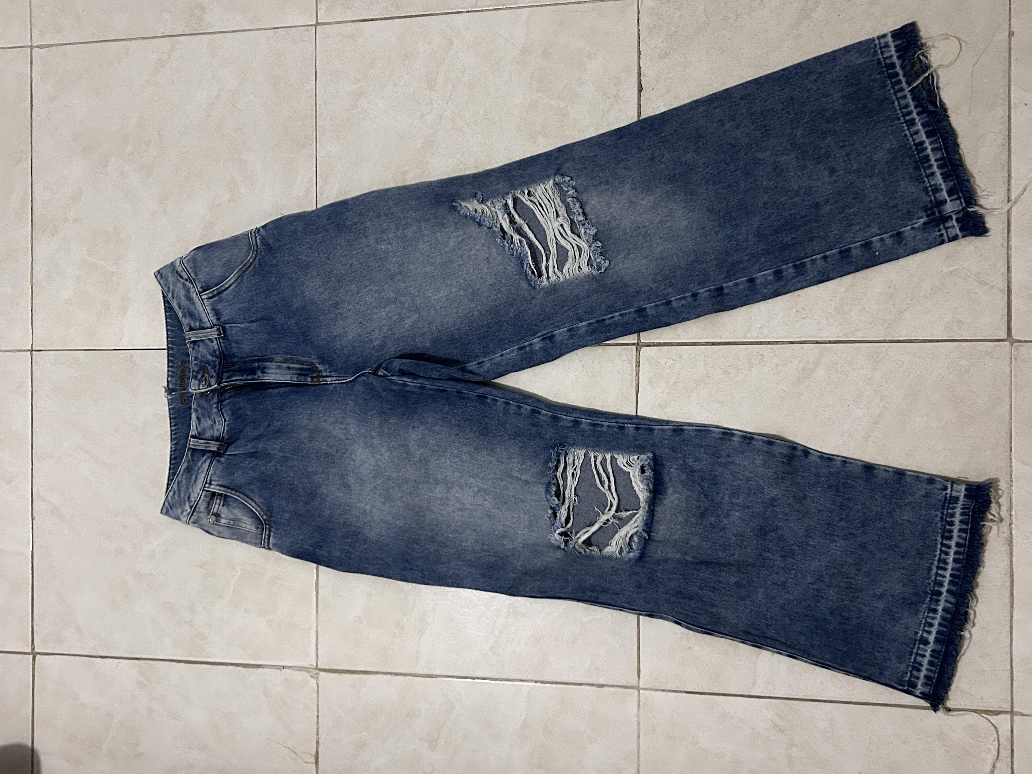 Compra con propósito: Apoya la educación con ropa de calidad | Hotmart