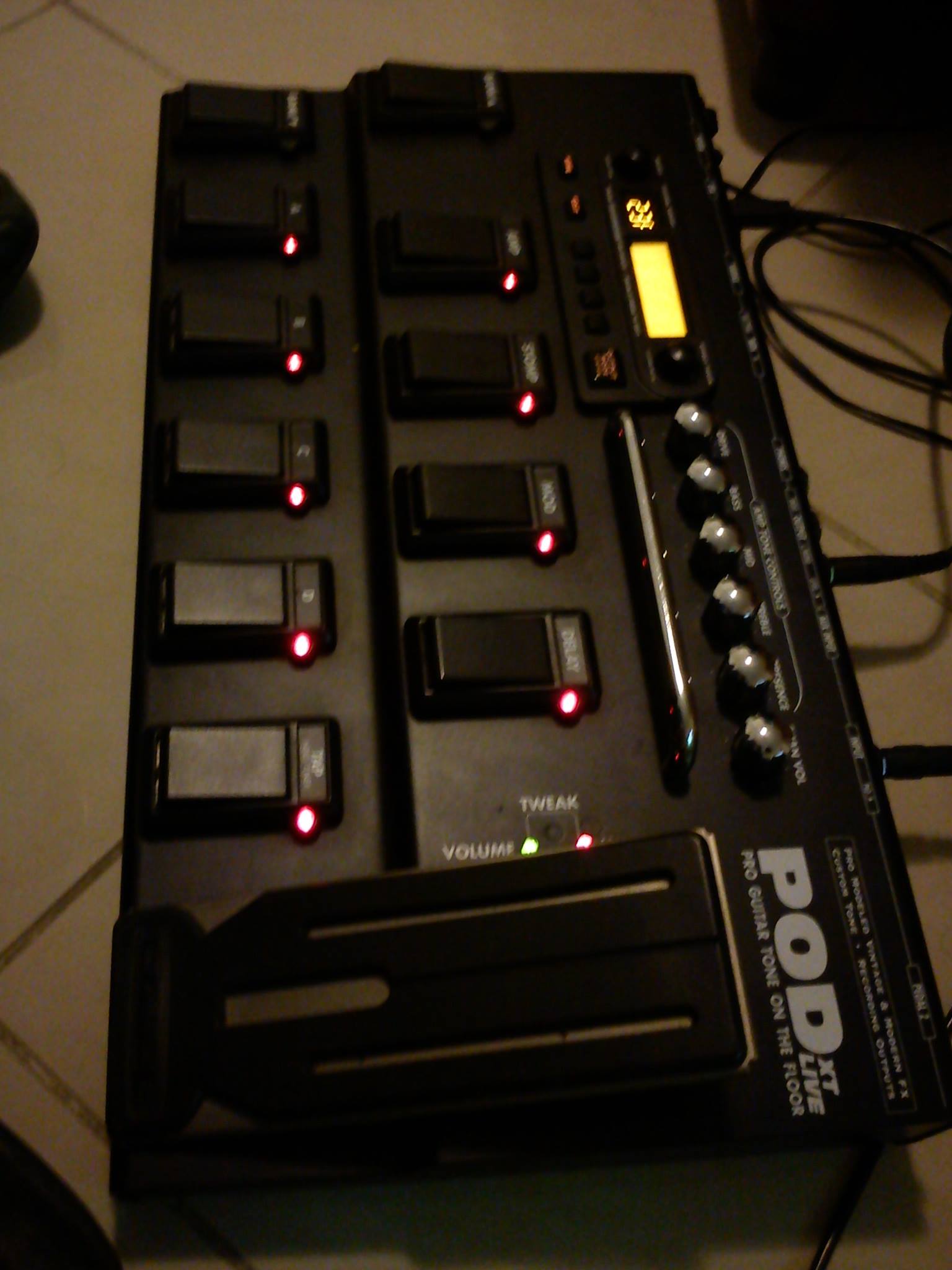 LINE6 POD XT LIVE - + de 7000 Timbres de guitarra