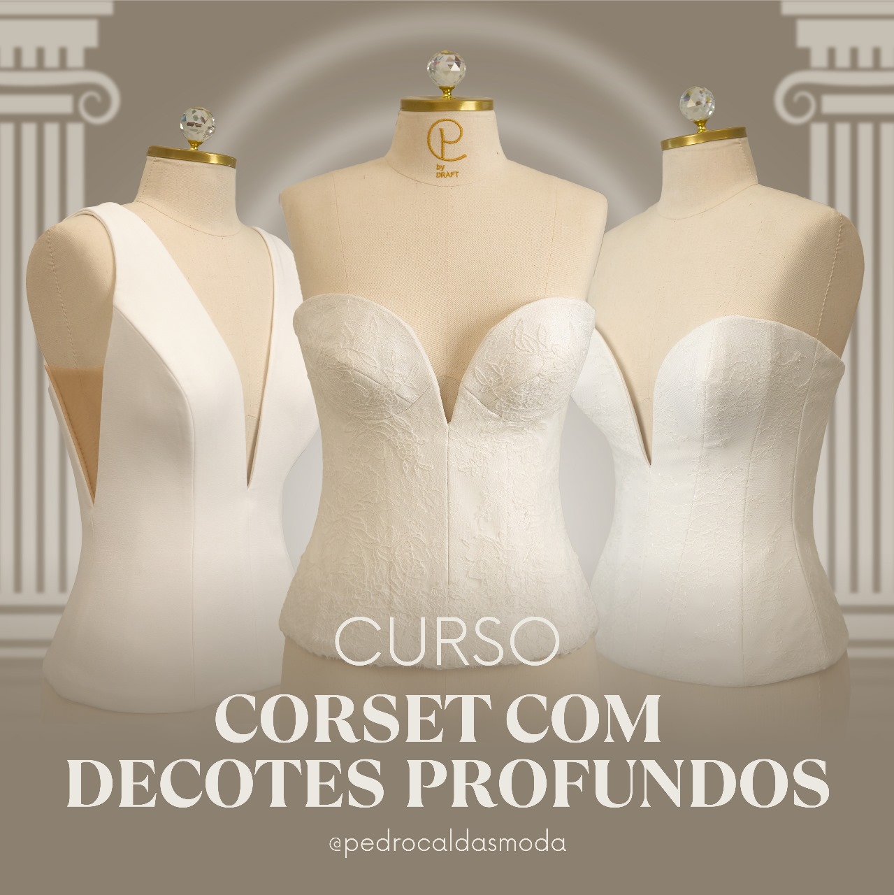 Corset com decotes profundos
