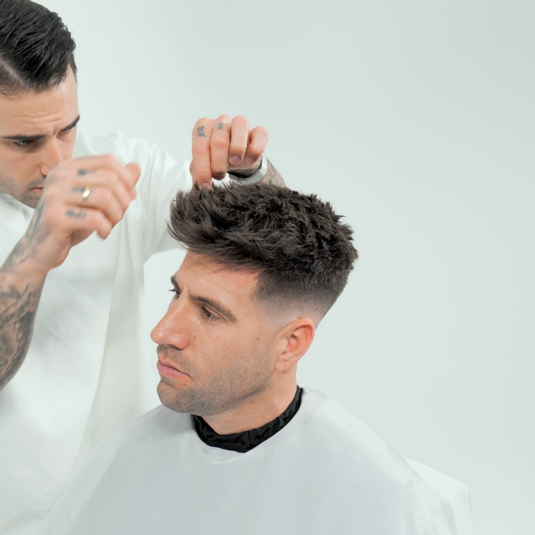 Curso de Barbería - Quiff & High Fade - By Oche Barber - Blesson School