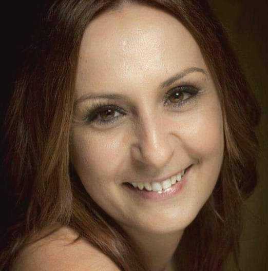 Elena Peña en Hotmart