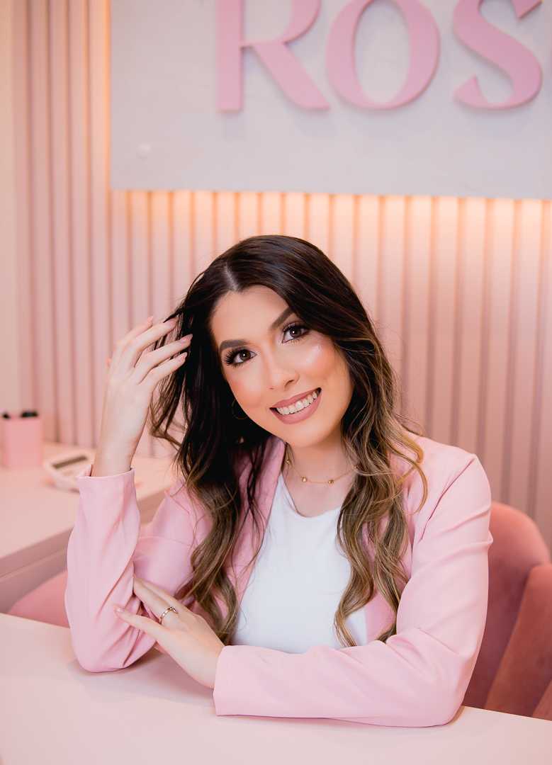 Regina Elizabeth Bernal González na Hotmart